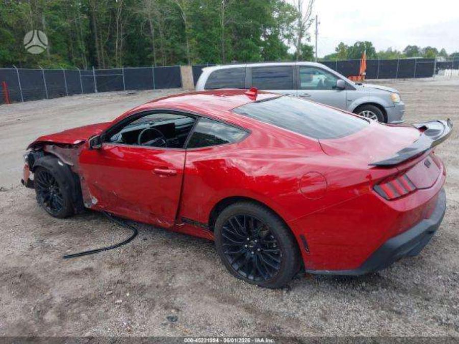 Sarkans Ford Mustang 2024 Klaipėda, ar dzinēja tilpumu 4.95 L un nobraukumu 60 tūkst. km par 15000 €, foto 4 vietnē AUTOMOTO.COM.LV