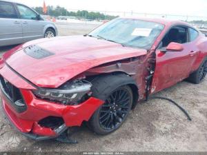 Sarkans Ford Mustang 2024 Klaipėda, ar dzinēja tilpumu 4.95 L un nobraukumu 60 tūkst. km par 15000 €, foto 7 vietnē AUTOMOTO.COM.LV