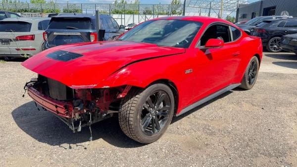Red Ford Mustang 2024 in Ukmerge, with an engine capacity of 5.04 L and mileage of 62 thousand km for 23999 €, photo 9 on AUTOMOTO.COM.LV