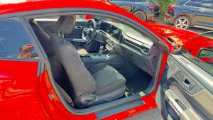 Red Ford Mustang 2024 in Ukmerge, with an engine capacity of 5.04 L and mileage of 62 thousand km for 23999 €, photo 14 on AUTOMOTO.COM.LV