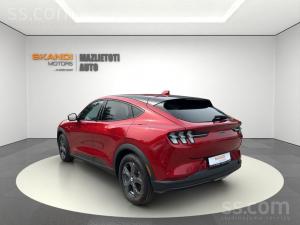 Sarkans Ford Mustang 2021 Rīga, ar dzinēja tilpumu 4.60 L un nobraukumu 89 tūkst. km par 26990 €, foto 5 vietnē AUTOMOTO.COM.LV