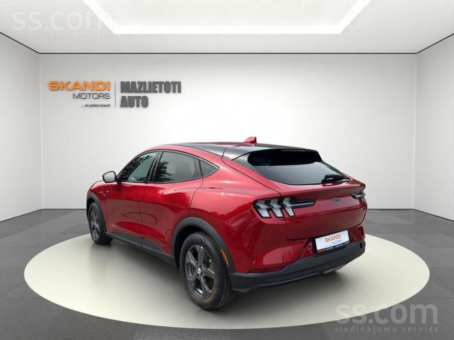 Sarkans Ford Mustang 2021 Rīga, ar dzinēja tilpumu 4.60 L un nobraukumu 89 tūkst. km par 26990 €, foto 5 vietnē AUTOMOTO.COM.LV