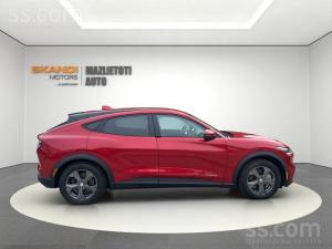 Sarkans Ford Mustang 2021 Rīga, ar dzinēja tilpumu 4.60 L un nobraukumu 89 tūkst. km par 26990 €, foto 8 vietnē AUTOMOTO.COM.LV
