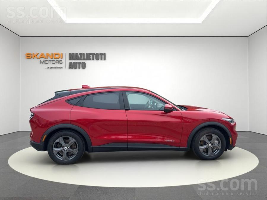 Sarkans Ford Mustang 2021 Rīga, ar dzinēja tilpumu 4.60 L un nobraukumu 89 tūkst. km par 26990 €, foto 8 vietnē AUTOMOTO.COM.LV