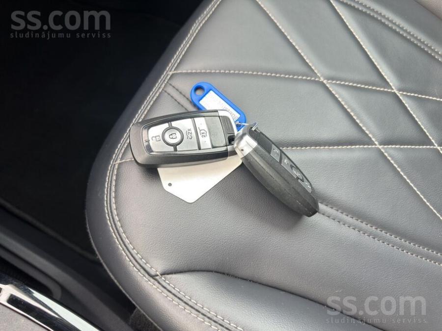 Sarkans Ford Mustang 2021 Rīga, ar dzinēja tilpumu 4.60 L un nobraukumu 89 tūkst. km par 26990 €, foto 20 vietnē AUTOMOTO.COM.LV