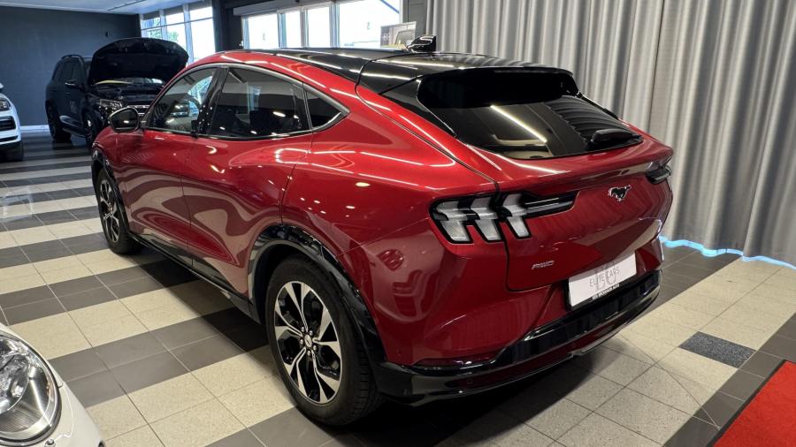 Sarkans Ford Mustang 2021 Rīga, ar dzinēja tilpumu 0.00 L un nobraukumu 53 tūkst. km par 30990 €, foto 7 vietnē AUTOMOTO.COM.LV