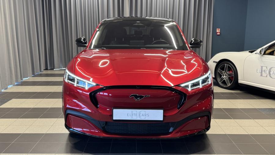 Sarkans Ford Mustang 2021 Rīga, ar dzinēja tilpumu 0.00 L un nobraukumu 53 tūkst. km par 30990 €, foto 8 vietnē AUTOMOTO.COM.LV