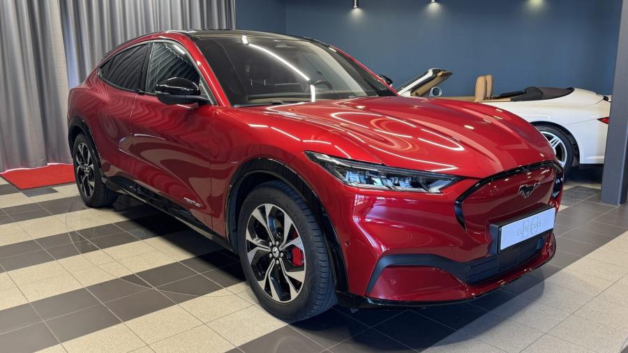 Sarkans Ford Mustang 2021 Mārupe, ar dzinēja tilpumu 0.00 L un nobraukumu 53 tūkst. km par 30990 €, foto 4 vietnē AUTOMOTO.COM.LV