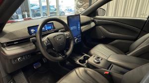 Sarkans Ford Mustang 2021 Mārupe, ar dzinēja tilpumu 0.00 L un nobraukumu 53 tūkst. km par 30990 €, foto 9 vietnē AUTOMOTO.COM.LV