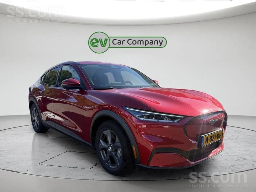 Sarkans Ford Mustang 2021 Limbaži, ar dzinēja tilpumu 5.00 L un nobraukumu 124 tūkst. km par 24945 €, foto 3 vietnē AUTOMOTO.COM.LV