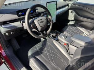 Sarkans Ford Mustang 2021 Limbaži, ar dzinēja tilpumu 5.00 L un nobraukumu 124 tūkst. km par 24945 €, foto 6 vietnē AUTOMOTO.COM.LV