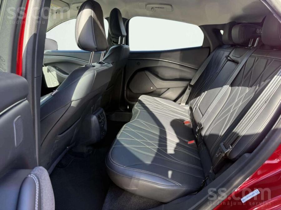 Sarkans Ford Mustang 2021 Limbaži, ar dzinēja tilpumu 5.00 L un nobraukumu 124 tūkst. km par 24945 €, foto 8 vietnē AUTOMOTO.COM.LV