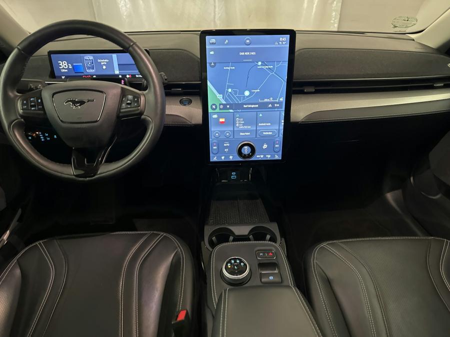 Sarkans Ford Mustang 2022 Rīga, ar dzinēja tilpumu 0.00 L un nobraukumu 54 tūkst. km par 29990 €, foto 6 vietnē AUTOMOTO.COM.LV