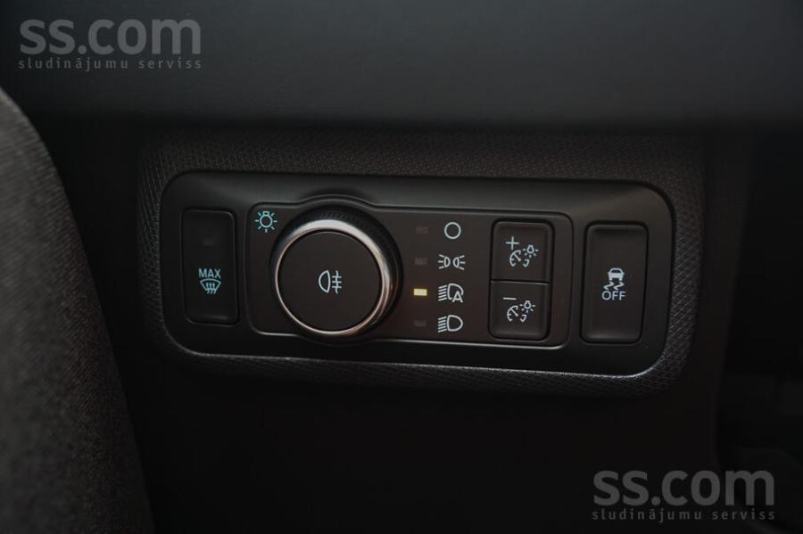 Red Ford Mustang 2023 in Riga, with an engine capacity of 0.00 L and mileage of 99 thousand km for 32990 €, photo 24 on AUTOMOTO.COM.LV