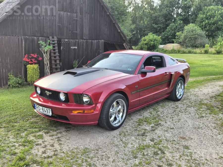 Sarkans Ford Mustang 2009 Dobele, ar dzinēja tilpumu 4.60 L un nobraukumu 134 tūkst. km par 17200 €, foto 3 vietnē AUTOMOTO.COM.LV