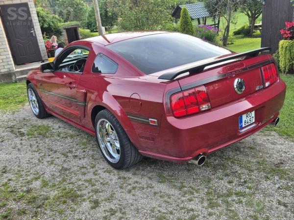 Sarkans Ford Mustang 2009 Dobele, ar dzinēja tilpumu 4.60 L un nobraukumu 134 tūkst. km par 17200 €, foto 4 vietnē AUTOMOTO.COM.LV
