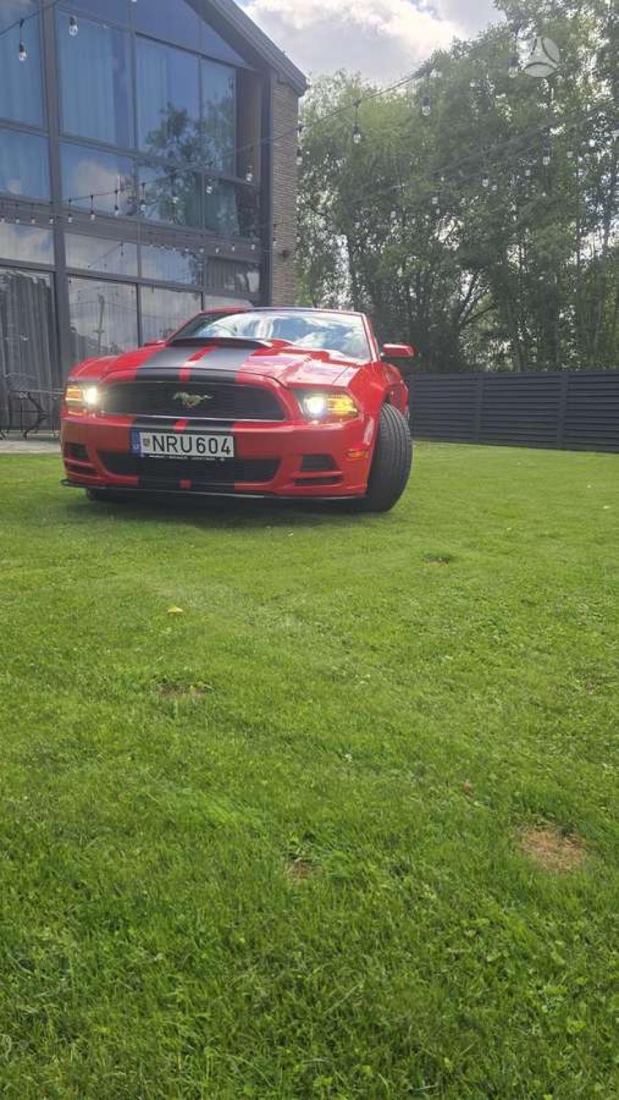 Sarkans Ford Mustang 2013 Viļņa, ar dzinēja tilpumu 3.70 L un nobraukumu 88 tūkst. km par 18500 €, foto 4 vietnē AUTOMOTO.COM.LV