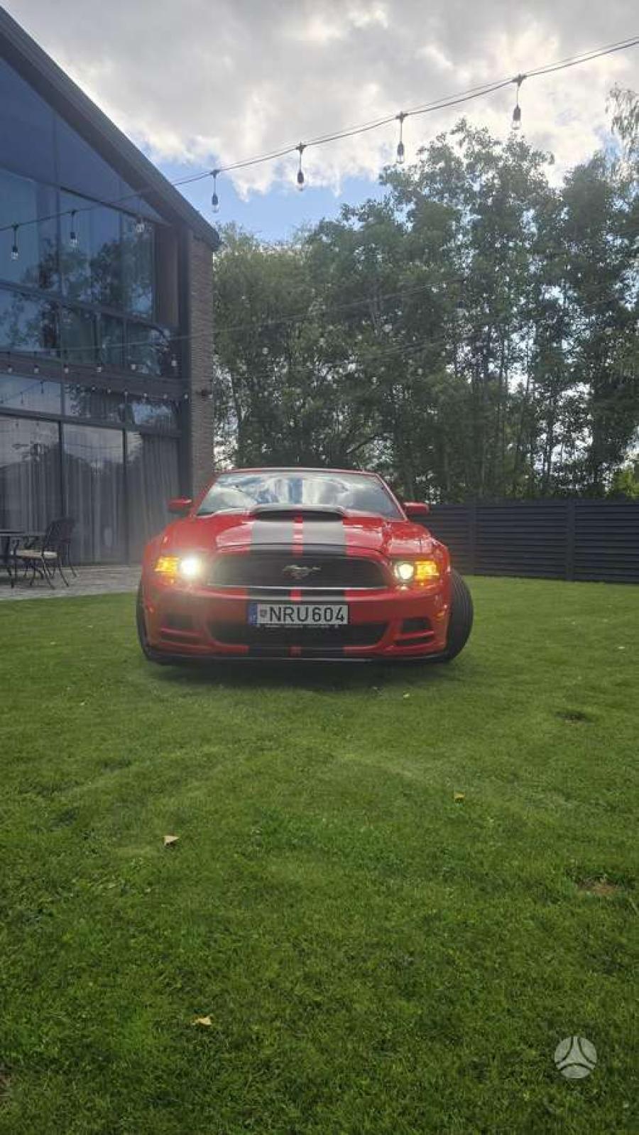 Sarkans Ford Mustang 2013 Viļņa, ar dzinēja tilpumu 3.70 L un nobraukumu 88 tūkst. km par 18500 €, foto 7 vietnē AUTOMOTO.COM.LV