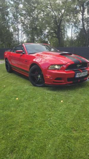 Sarkans Ford Mustang 2013 Viļņa, ar dzinēja tilpumu 3.70 L un nobraukumu 88 tūkst. km par 18500 €, foto 8 vietnē AUTOMOTO.COM.LV