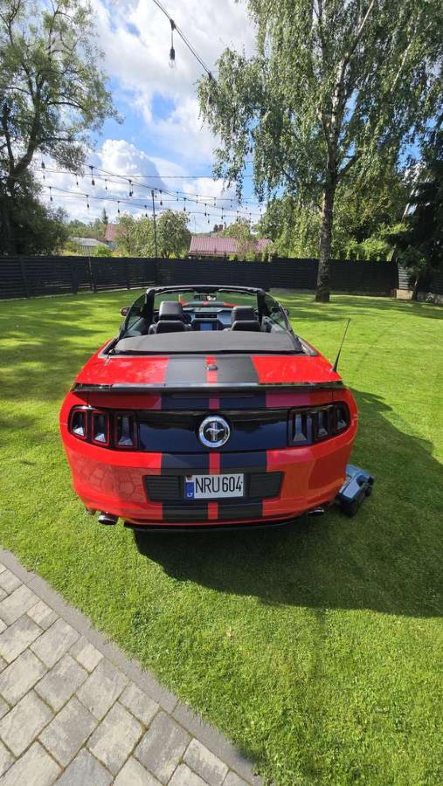 Sarkans Ford Mustang 2013 Viļņa, ar dzinēja tilpumu 3.70 L un nobraukumu 88 tūkst. km par 18500 €, foto 9 vietnē AUTOMOTO.COM.LV
