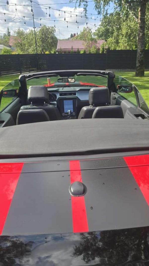 Red Ford Mustang 2013 in Vilnius, with an engine capacity of 3.70 L and mileage of 88 thousand km for 18500 €, photo 9 on AUTOMOTO.COM.LV