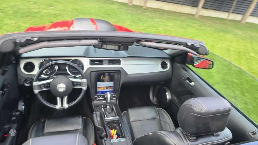 Sarkans Ford Mustang 2013 Viļņa, ar dzinēja tilpumu 3.70 L un nobraukumu 88 tūkst. km par 18500 €, foto 20 vietnē AUTOMOTO.COM.LV