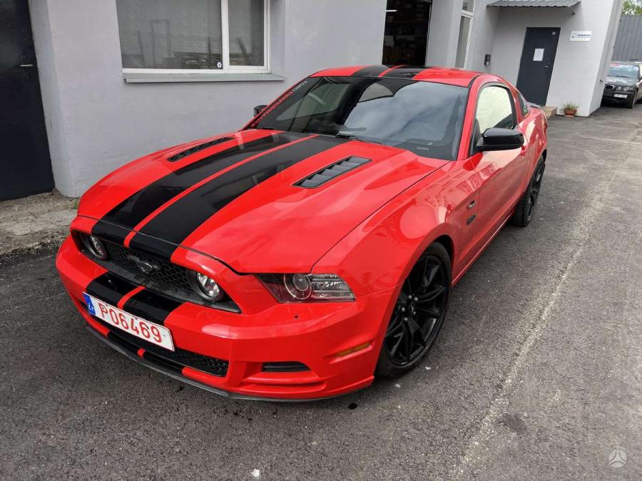 Red Ford Mustang 2014 in Kaunas, with an engine capacity of 5.00 L and mileage of 94 thousand km for 18500 €, photo 1 on AUTOMOTO.COM.LV