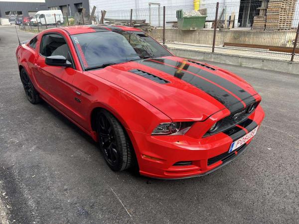 Sarkans Ford Mustang 2014 Kauņa, ar dzinēja tilpumu 5.00 L un nobraukumu 94 tūkst. km par 18500 €, foto 2 vietnē AUTOMOTO.COM.LV