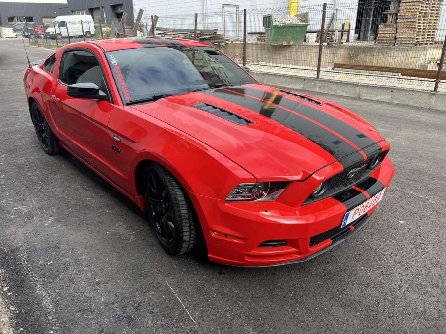 Red Ford Mustang 2014 in Kaunas, with an engine capacity of 5.00 L and mileage of 94 thousand km for 18500 €, photo 2 on AUTOMOTO.COM.LV