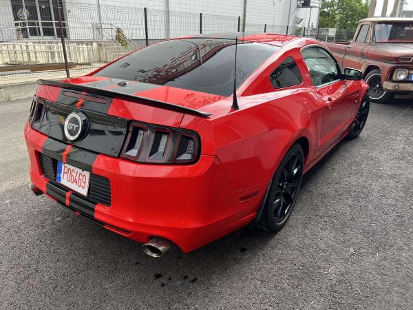 Sarkans Ford Mustang 2014 Kauņa, ar dzinēja tilpumu 5.00 L un nobraukumu 94 tūkst. km par 18500 €, foto 4 vietnē AUTOMOTO.COM.LV