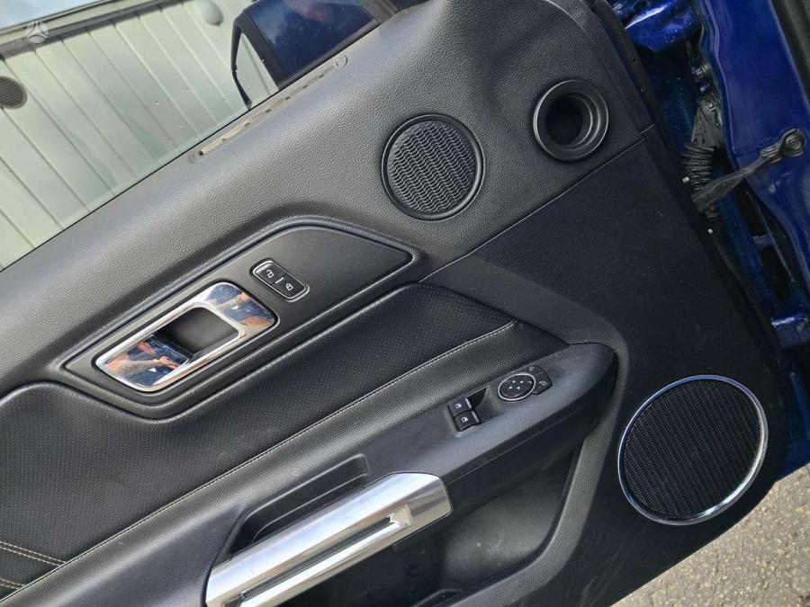 Ford Mustang 2015 in Radviliskis, with an engine capacity of 2.30 L and mileage of 115 thousand km for 8900 €, photo 19 on AUTOMOTO.COM.LV