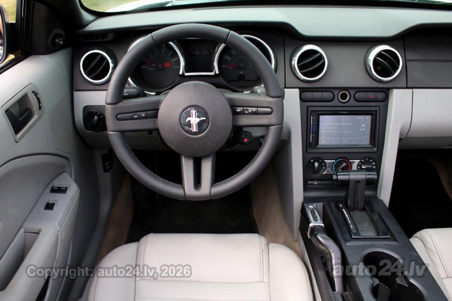 White Ford Mustang 2006 in Tallinn, with an engine capacity of 4.00 L and mileage of 0 thousand km for 3000 €, photo 11 on AUTOMOTO.COM.LV