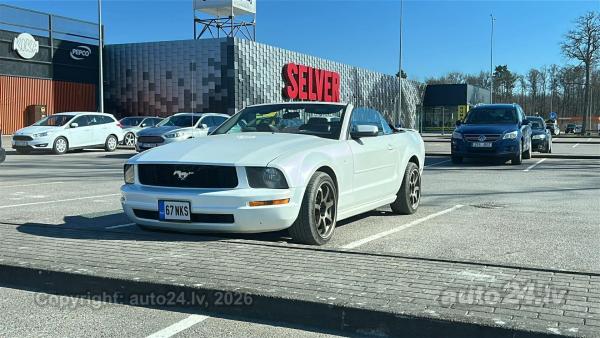 White Ford Mustang 2007 in Tallinn, with an engine capacity of 4.00 L and mileage of 180 thousand km for 8500 €, photo 1 on AUTOMOTO.COM.LV