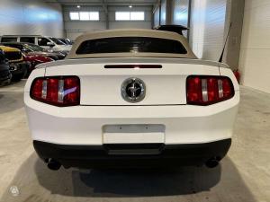 Balts Ford Mustang 2011 Klaipėda, ar dzinēja tilpumu 3.73 L un nobraukumu 71 tūkst. km par 16456 €, foto 7 vietnē AUTOMOTO.COM.LV