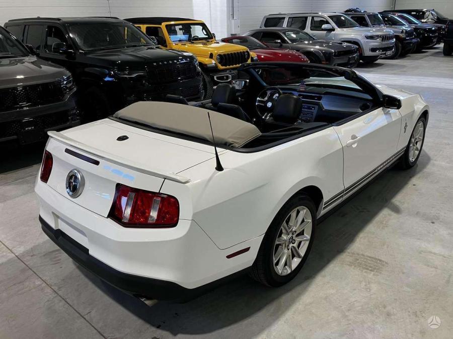 Balts Ford Mustang 2011 Klaipėda, ar dzinēja tilpumu 3.73 L un nobraukumu 71 tūkst. km par 16456 €, foto 11 vietnē AUTOMOTO.COM.LV
