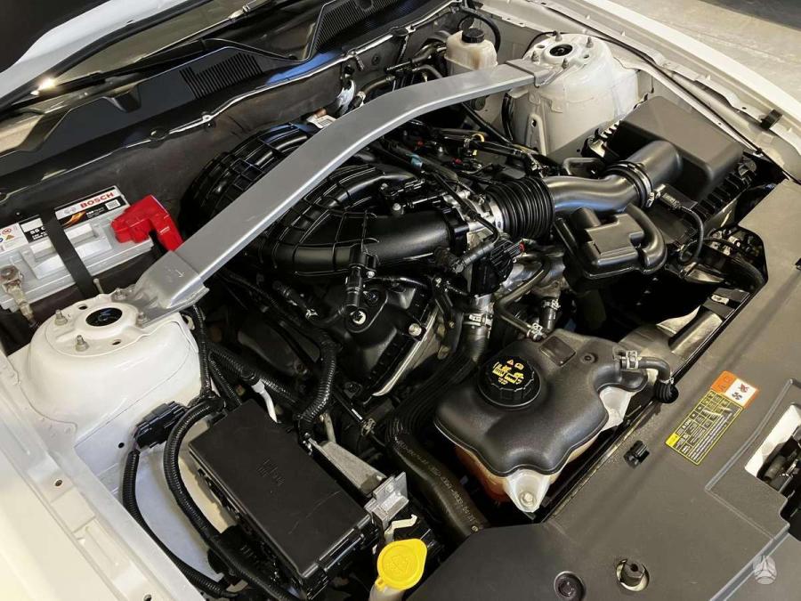 Balts Ford Mustang 2011 Klaipėda, ar dzinēja tilpumu 3.73 L un nobraukumu 71 tūkst. km par 16456 €, foto 13 vietnē AUTOMOTO.COM.LV
