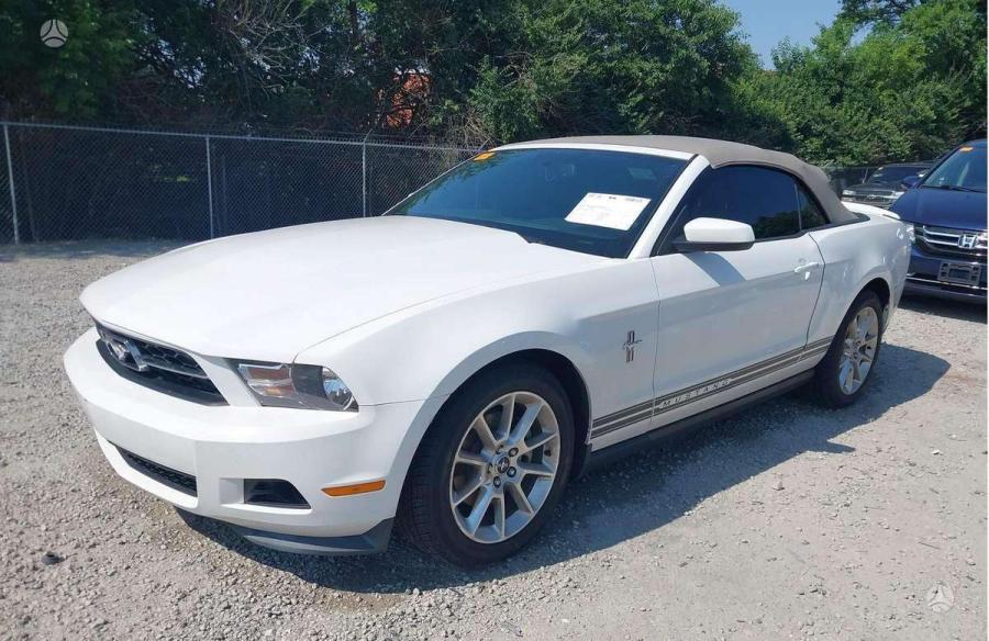 Balts Ford Mustang 2011 Klaipėda, ar dzinēja tilpumu 3.73 L un nobraukumu 71 tūkst. km par 16456 €, foto 27 vietnē AUTOMOTO.COM.LV