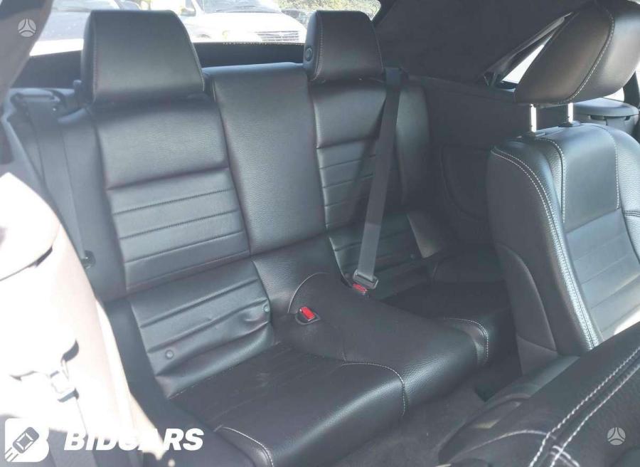 Balts Ford Mustang 2011 Klaipėda, ar dzinēja tilpumu 3.73 L un nobraukumu 71 tūkst. km par 16456 €, foto 31 vietnē AUTOMOTO.COM.LV