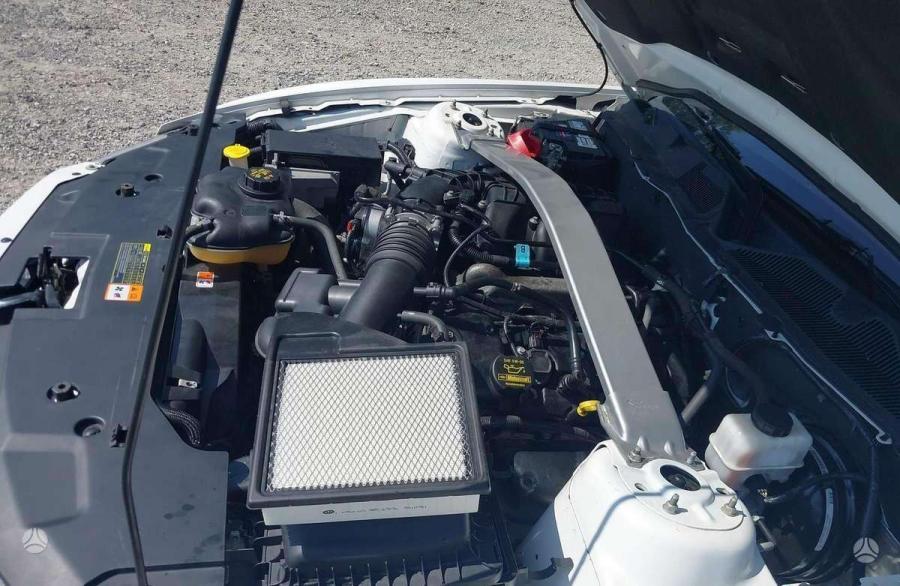 Balts Ford Mustang 2011 Klaipėda, ar dzinēja tilpumu 3.73 L un nobraukumu 71 tūkst. km par 16456 €, foto 32 vietnē AUTOMOTO.COM.LV