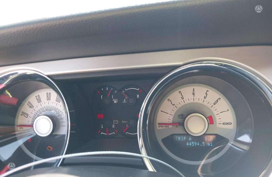 Balts Ford Mustang 2011 Klaipėda, ar dzinēja tilpumu 3.73 L un nobraukumu 71 tūkst. km par 16456 €, foto 33 vietnē AUTOMOTO.COM.LV
