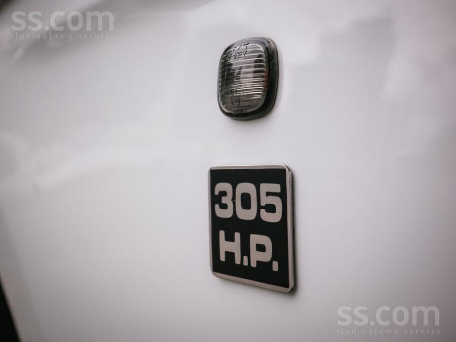 White Ford Mustang 2014 in Riga, with an engine capacity of 3.70 L and mileage of 330 thousand km for 16800 €, photo 9 on AUTOMOTO.COM.LV