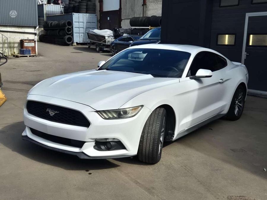 Balts Ford Mustang 2015 Viļņa, ar dzinēja tilpumu 2.26 L un nobraukumu 234 tūkst. km par 8999 €, foto 1 vietnē AUTOMOTO.COM.LV