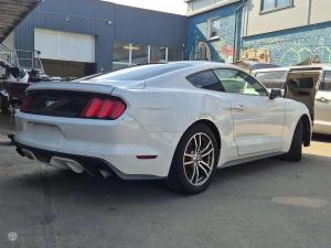 Balts Ford Mustang 2015 Viļņa, ar dzinēja tilpumu 2.26 L un nobraukumu 234 tūkst. km par 8999 €, foto 5 vietnē AUTOMOTO.COM.LV