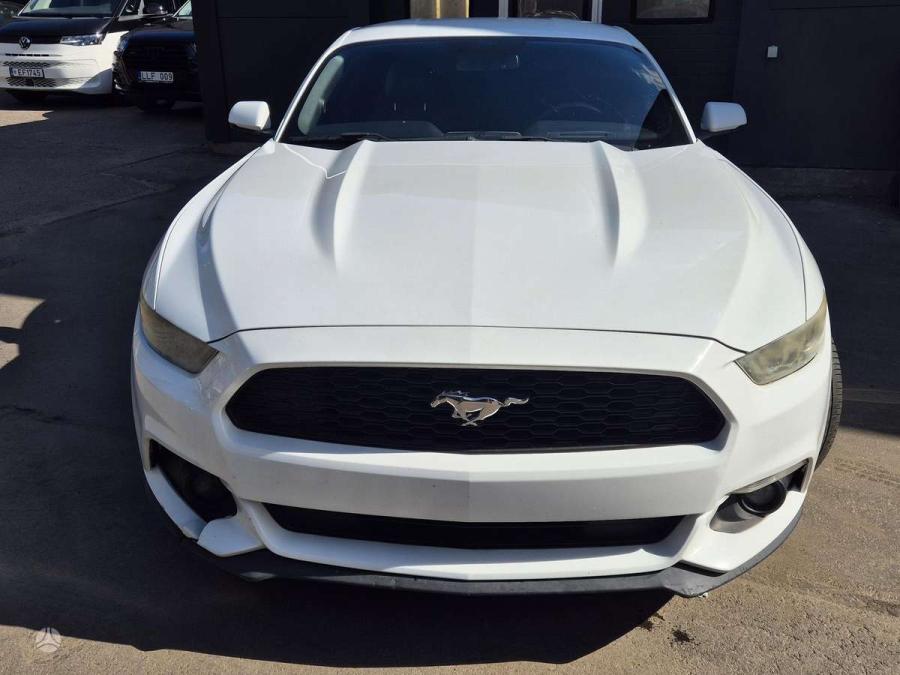 Balts Ford Mustang 2015 Viļņa, ar dzinēja tilpumu 2.26 L un nobraukumu 234 tūkst. km par 8999 €, foto 7 vietnē AUTOMOTO.COM.LV