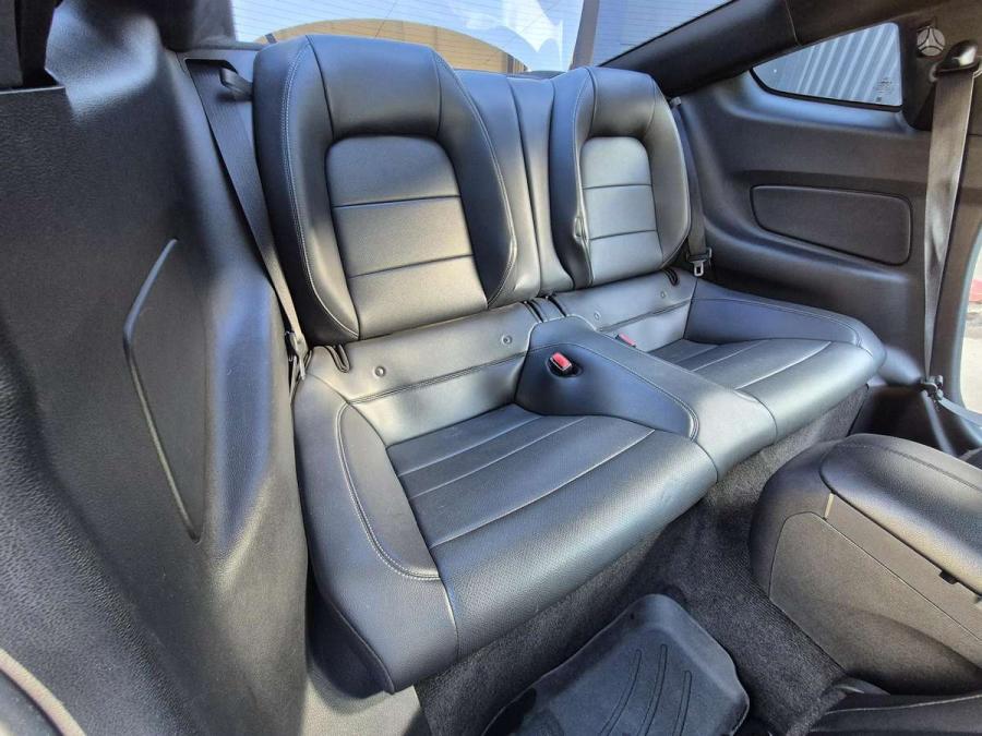Balts Ford Mustang 2015 Viļņa, ar dzinēja tilpumu 2.26 L un nobraukumu 234 tūkst. km par 8999 €, foto 11 vietnē AUTOMOTO.COM.LV
