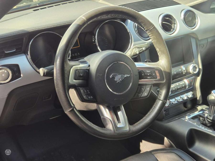 Balts Ford Mustang 2015 Viļņa, ar dzinēja tilpumu 2.26 L un nobraukumu 234 tūkst. km par 8999 €, foto 15 vietnē AUTOMOTO.COM.LV