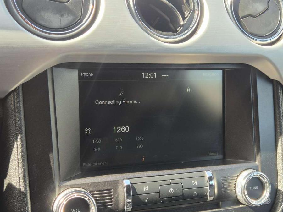 Balts Ford Mustang 2015 Viļņa, ar dzinēja tilpumu 2.26 L un nobraukumu 234 tūkst. km par 8999 €, foto 16 vietnē AUTOMOTO.COM.LV