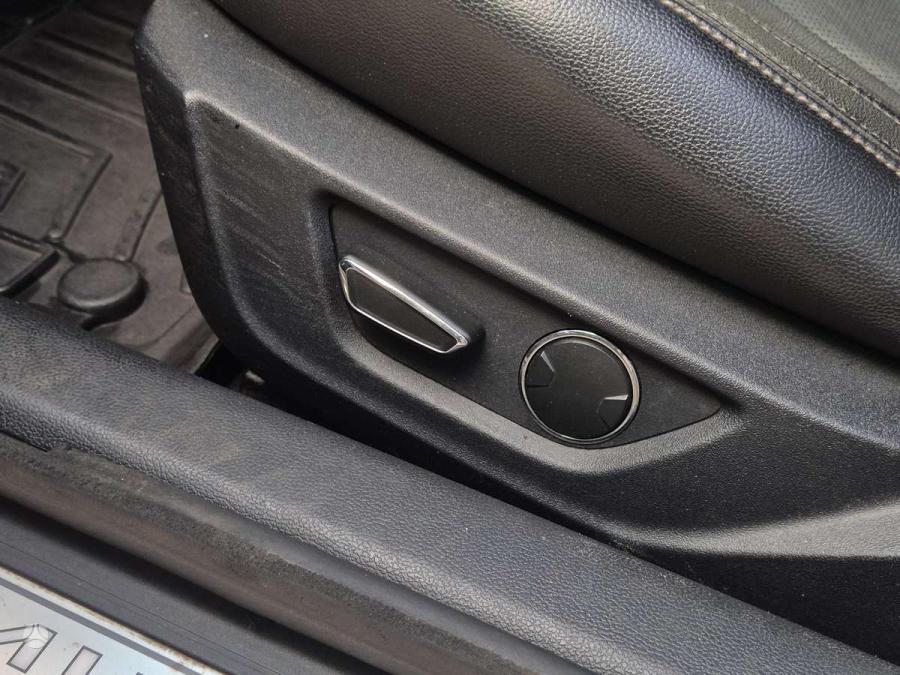 Balts Ford Mustang 2015 Viļņa, ar dzinēja tilpumu 2.26 L un nobraukumu 234 tūkst. km par 8999 €, foto 21 vietnē AUTOMOTO.COM.LV