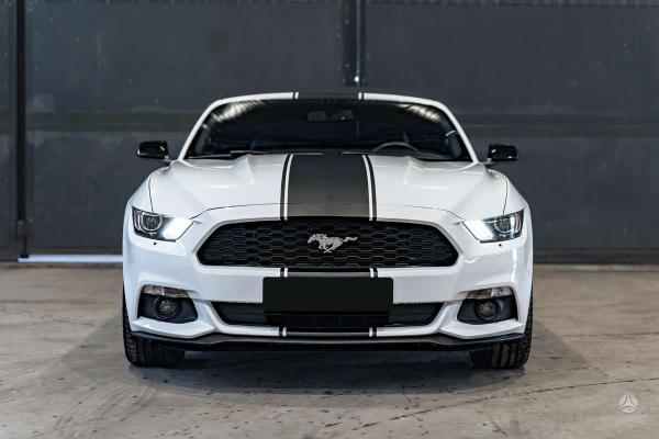 Balts Ford Mustang 2016 Klaipėda, ar dzinēja tilpumu 3.73 L un nobraukumu 99 tūkst. km par 19500 €, foto 1 vietnē AUTOMOTO.COM.LV