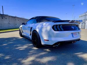 White Ford Mustang 2016 in Klaipeda, with an engine capacity of 3.73 L and mileage of 189 thousand km for 15850 €, photo 3 on AUTOMOTO.COM.LV